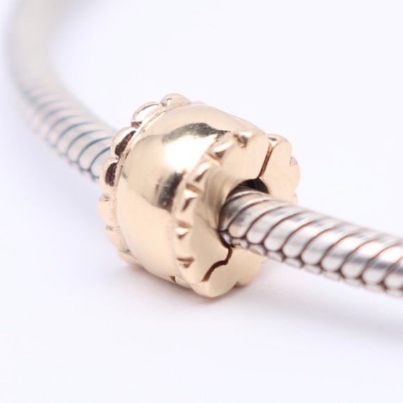 Pandora | Jewelry | Authentic Pandora 4k Gold Beveled Clip | Poshmark